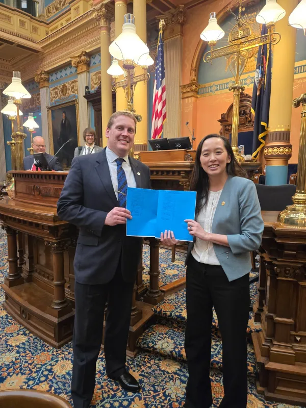 Bipartisan plan aims to end abuse of mandatory nurse overtime ...